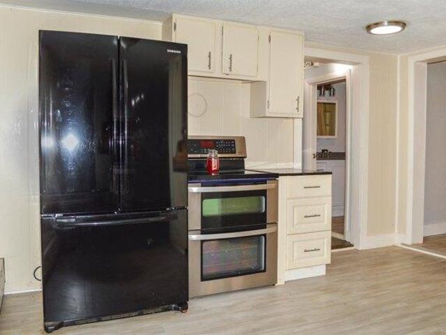 house with 2 bedroom, Claremont NH ES105156747