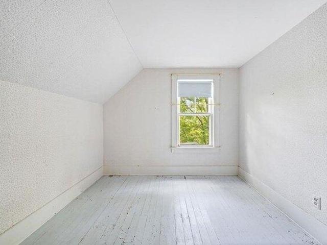 house with 2 bedroom, Claremont NH ES105159998
