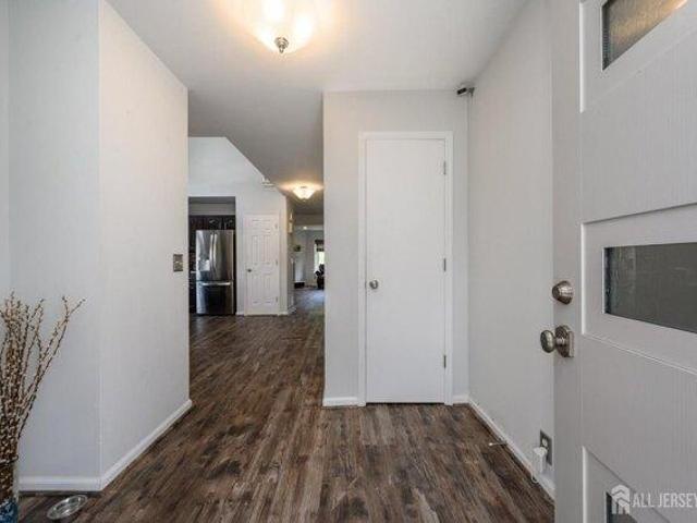 house with 2 bedroom, Clark NJ ES105205588