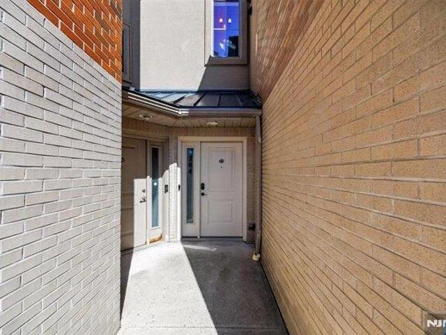 house with 2 bedroom, Cliffside Park NJ DS103189362