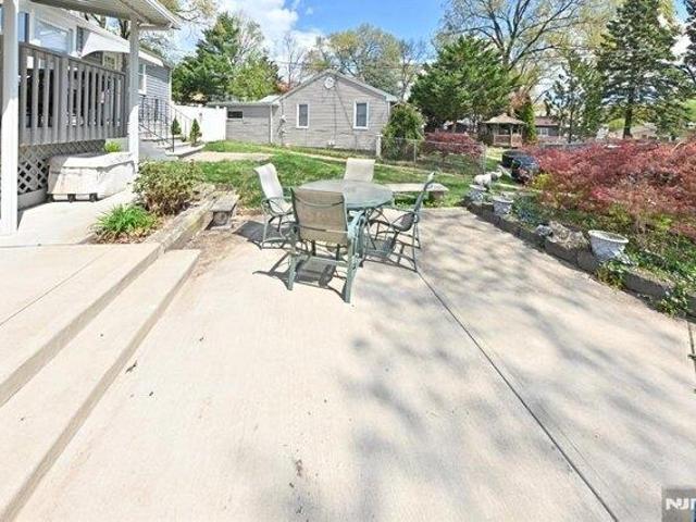 house with 2 bedroom, Clifton NJ DLS101656398