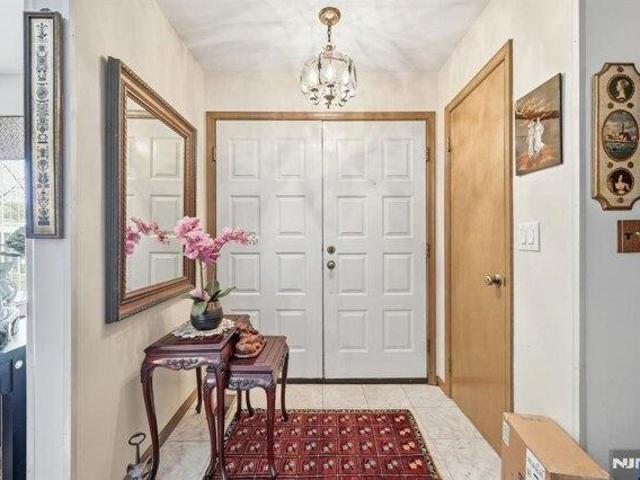 house with 2 bedroom, Clifton NJ ES104264024