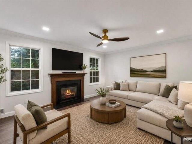 house with 2 bedroom, Clifton NJ ES104906423