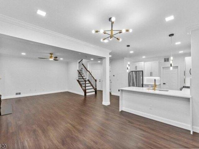 house with 2 bedroom, Clifton NJ ES104920236