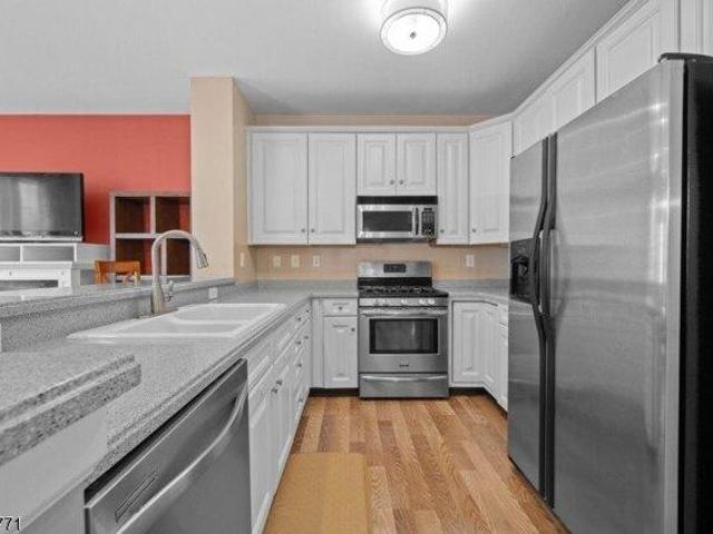 house with 2 bedroom, Clifton NJ ES103189164