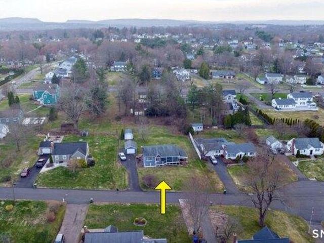 house with 2 bedroom, Cromwell CT DS101897211