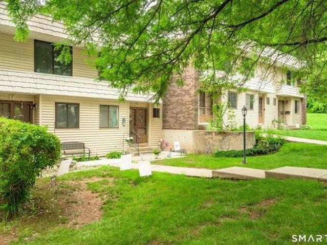 house with 2 bedroom, Cromwell CT DS104234725