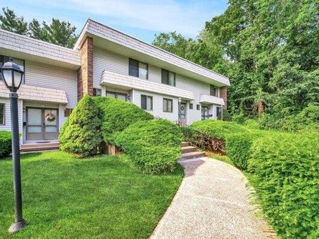 house with 2 bedroom, Cromwell CT DS104236096
