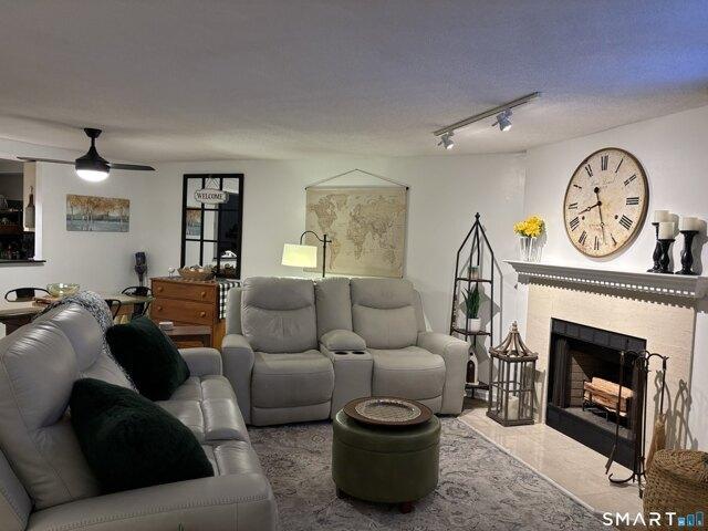 house with 2 bedroom, Cromwell CT ES105202456