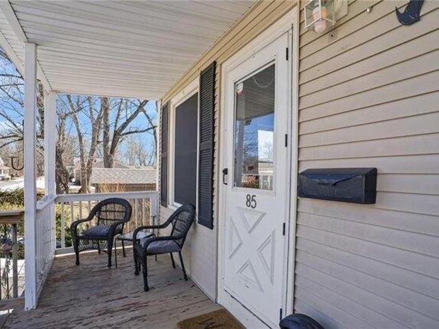 house with 2 bedroom, Cranston RI DLS101658956