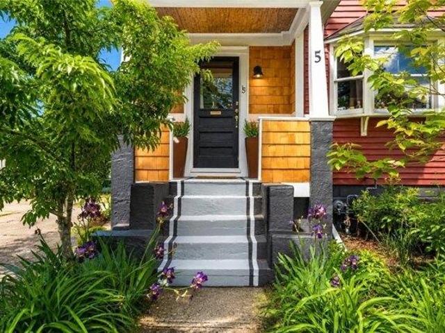 house with 2 bedroom, Cranston RI DLS102824447