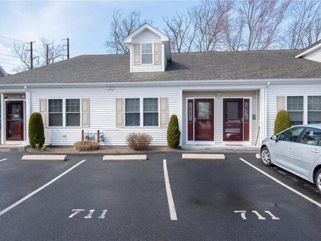 house with 2 bedroom, Cranston RI DLS102317194