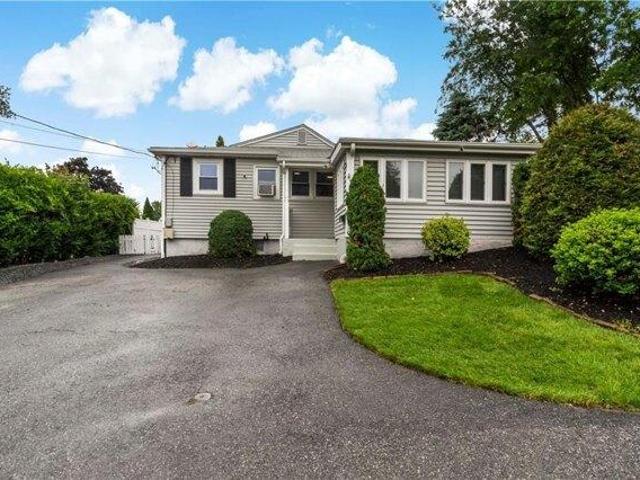 house with 2 bedroom, Cranston RI DLS103019328