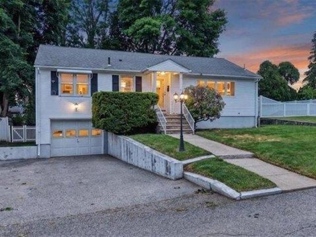 house with 2 bedroom, Cranston RI DLS103125828