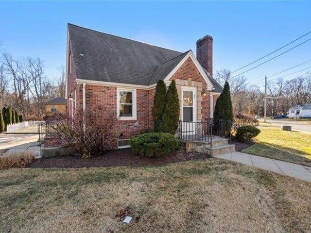 house with 2 bedroom, Cranston RI DS102121507