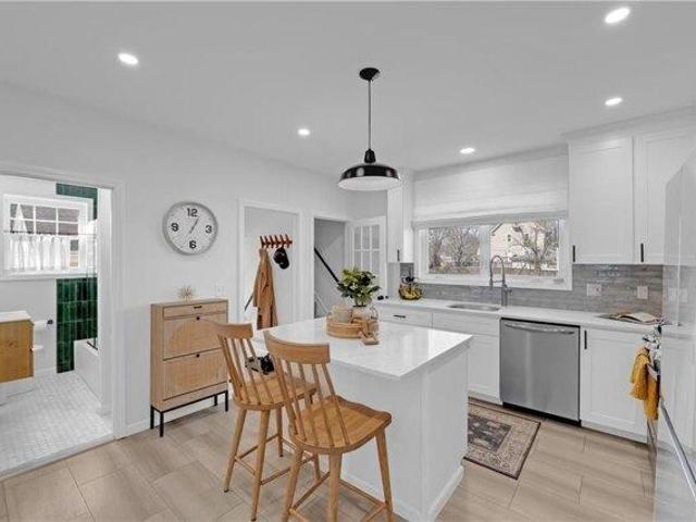 house with 2 bedroom, Cranston RI DS102632405
