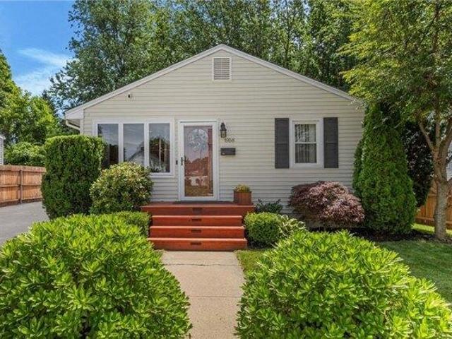 house with 2 bedroom, Cranston RI DS104044961