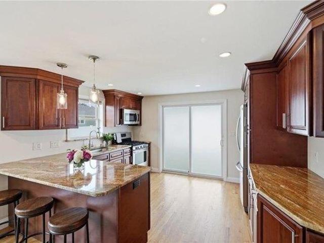 house with 2 bedroom, Cranston RI DS104352941