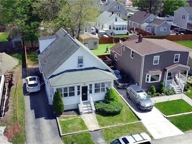 house with 2 bedroom, Cranston RI ES103016919