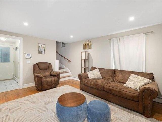 house with 2 bedroom, Cranston RI ES103019289