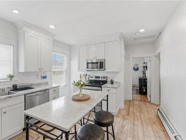 house with 2 bedroom, Cranston RI ES103034251
