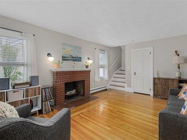 house with 2 bedroom, Cranston RI ES103038037