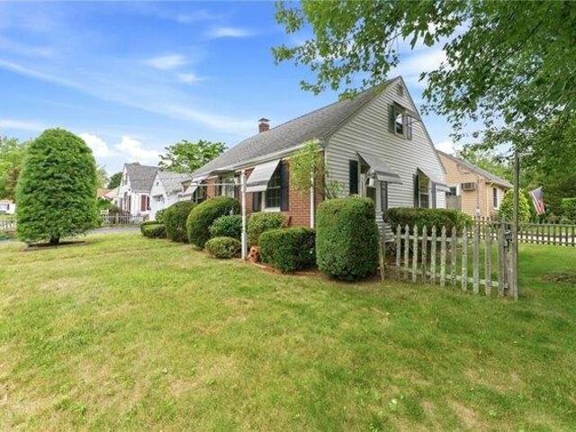 house with 2 bedroom, Cranston RI ES104608134