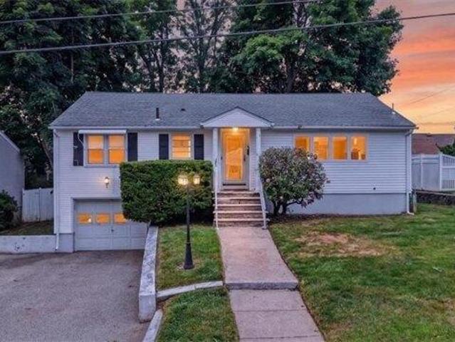 house with 2 bedroom, Cranston RI ES104832200