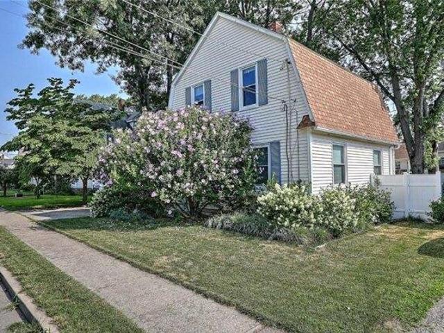 house with 2 bedroom, Cranston RI ES104835217