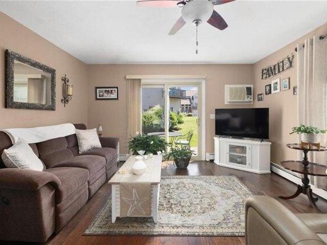 house with 2 bedroom, Cranston RI ES105080372