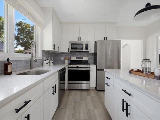 house with 2 bedroom, Cranston RI ES105229503