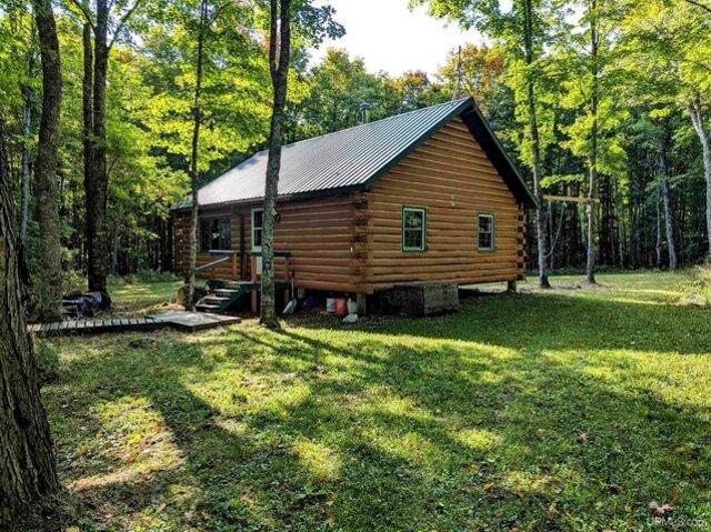 house with 2 bedroom, Crystal Falls MI DLS89536138