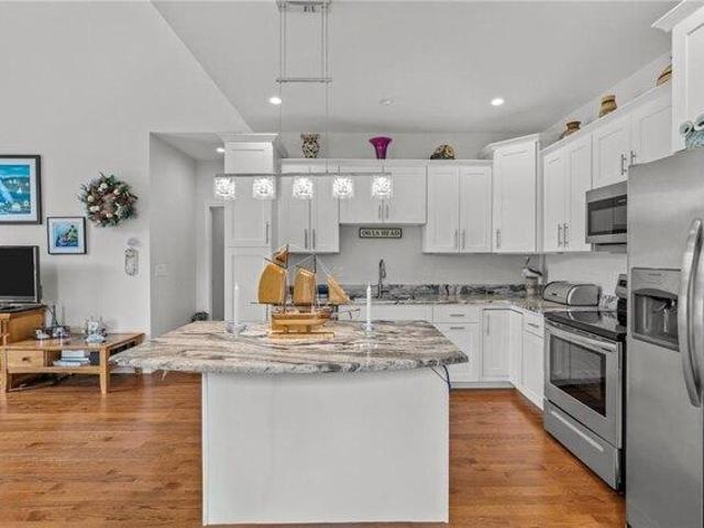 house with 2 bedroom, Cumberland RI ES105142224