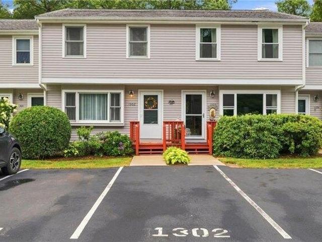 house with 2 bedroom, Cumberland RI ES105142523