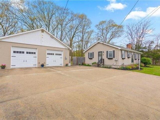 house with 2 bedroom, Cumberland RI ES103493846