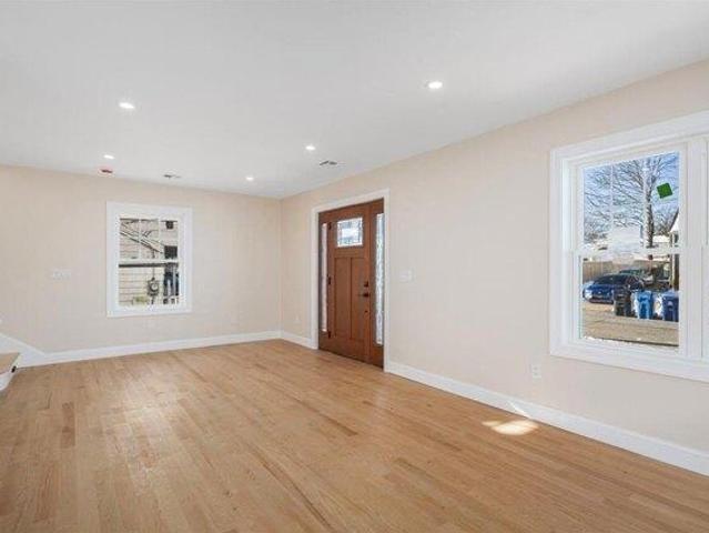 house with 2 bedroom, Cumberland RI ES103623693