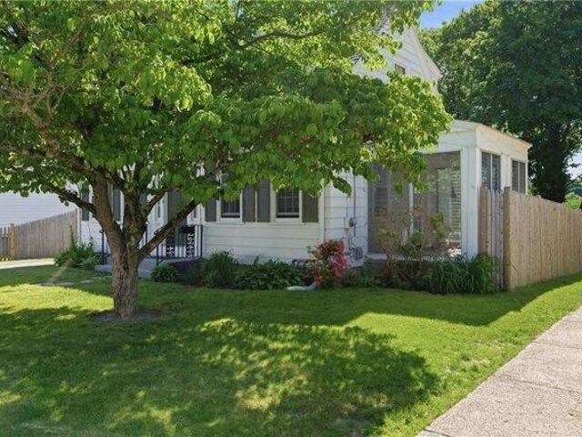 house with 2 bedroom, Cumberland RI ES103966785