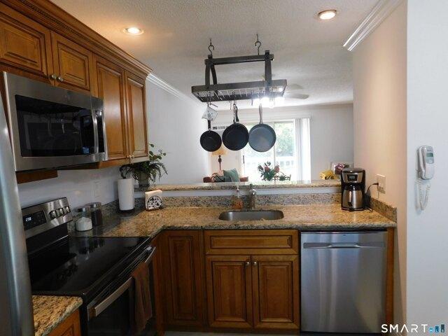 house with 2 bedroom, Danbury CT DLS101749535