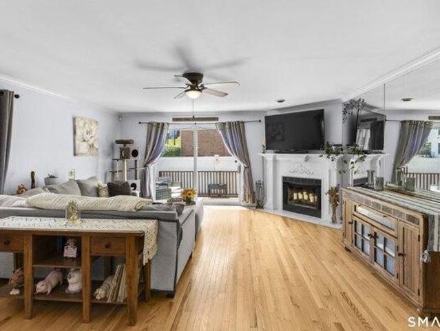 house with 2 bedroom, Danbury CT DS104189964