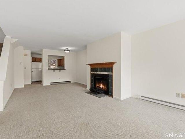 house with 2 bedroom, Danbury CT DS104236345