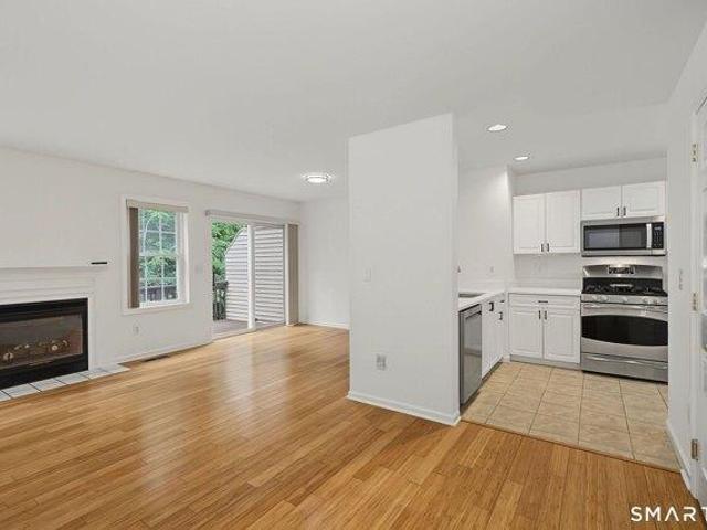house with 2 bedroom, Danbury CT DS104263336
