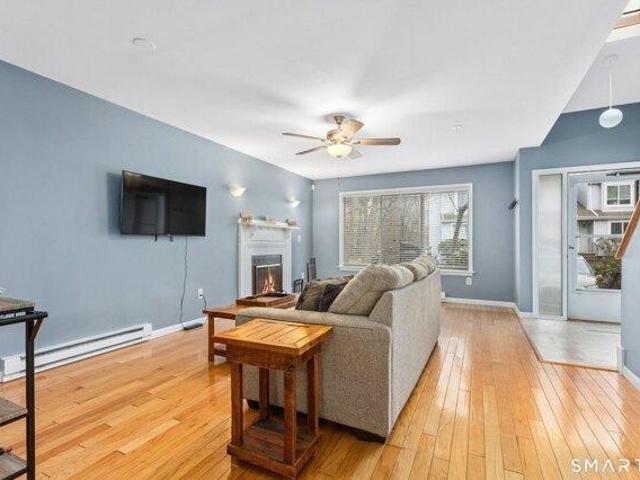 house with 2 bedroom, Danbury CT DS102443875