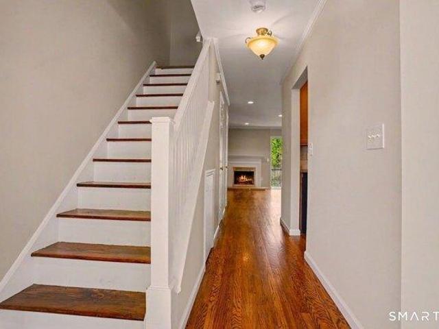 house with 2 bedroom, Danbury CT DS102727213