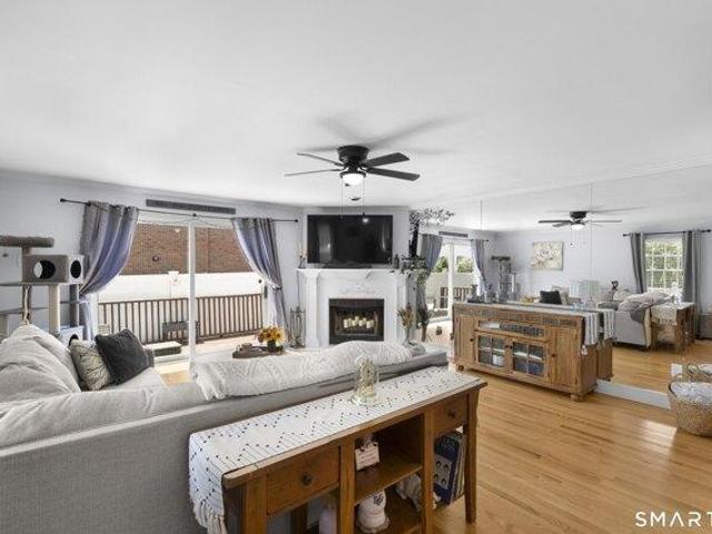house with 2 bedroom, Danbury CT ES104189964