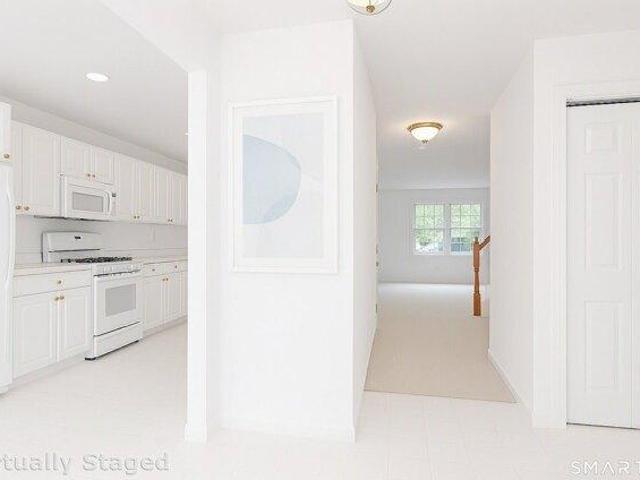 house with 2 bedroom, Danbury CT ES104191970