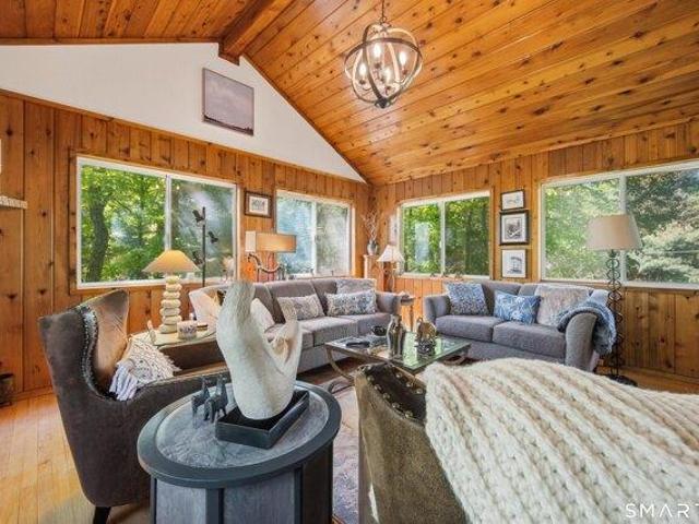house with 2 bedroom, Danbury CT ES104235030