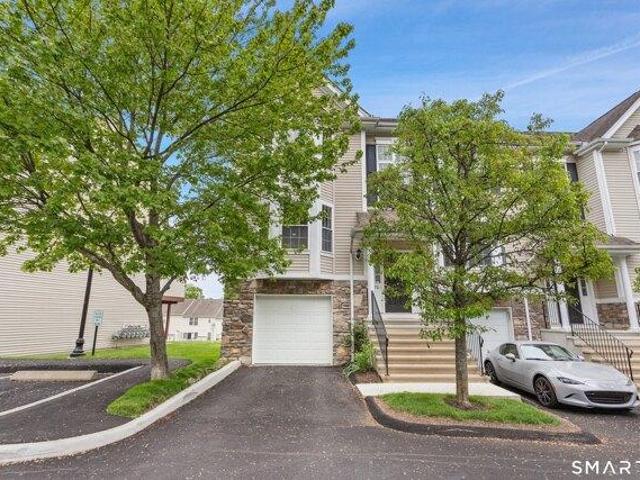 house with 2 bedroom, Danbury CT ES104233019