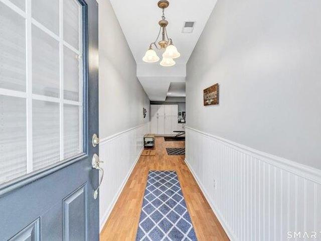house with 2 bedroom, Danbury CT ES104539307