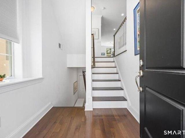 house with 2 bedroom, Danbury CT ES104761246