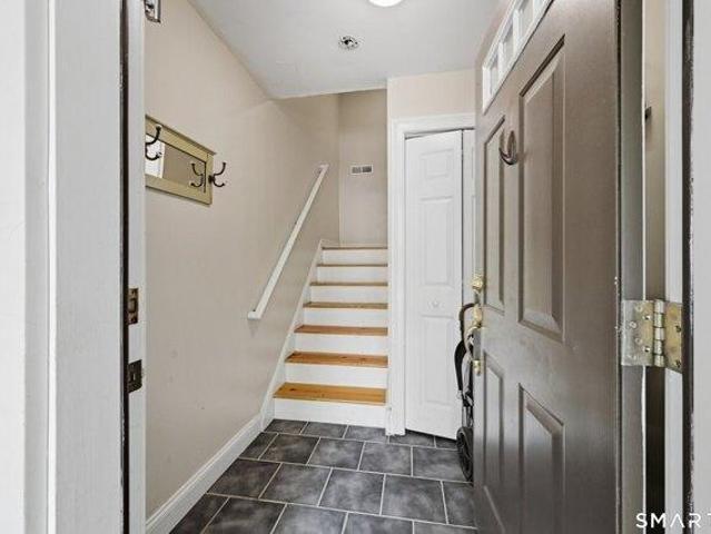 house with 2 bedroom, Danbury CT ES104789828